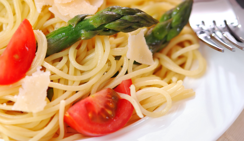 Spaghetti aux asperges, sauce carbonara - Défi je mange local